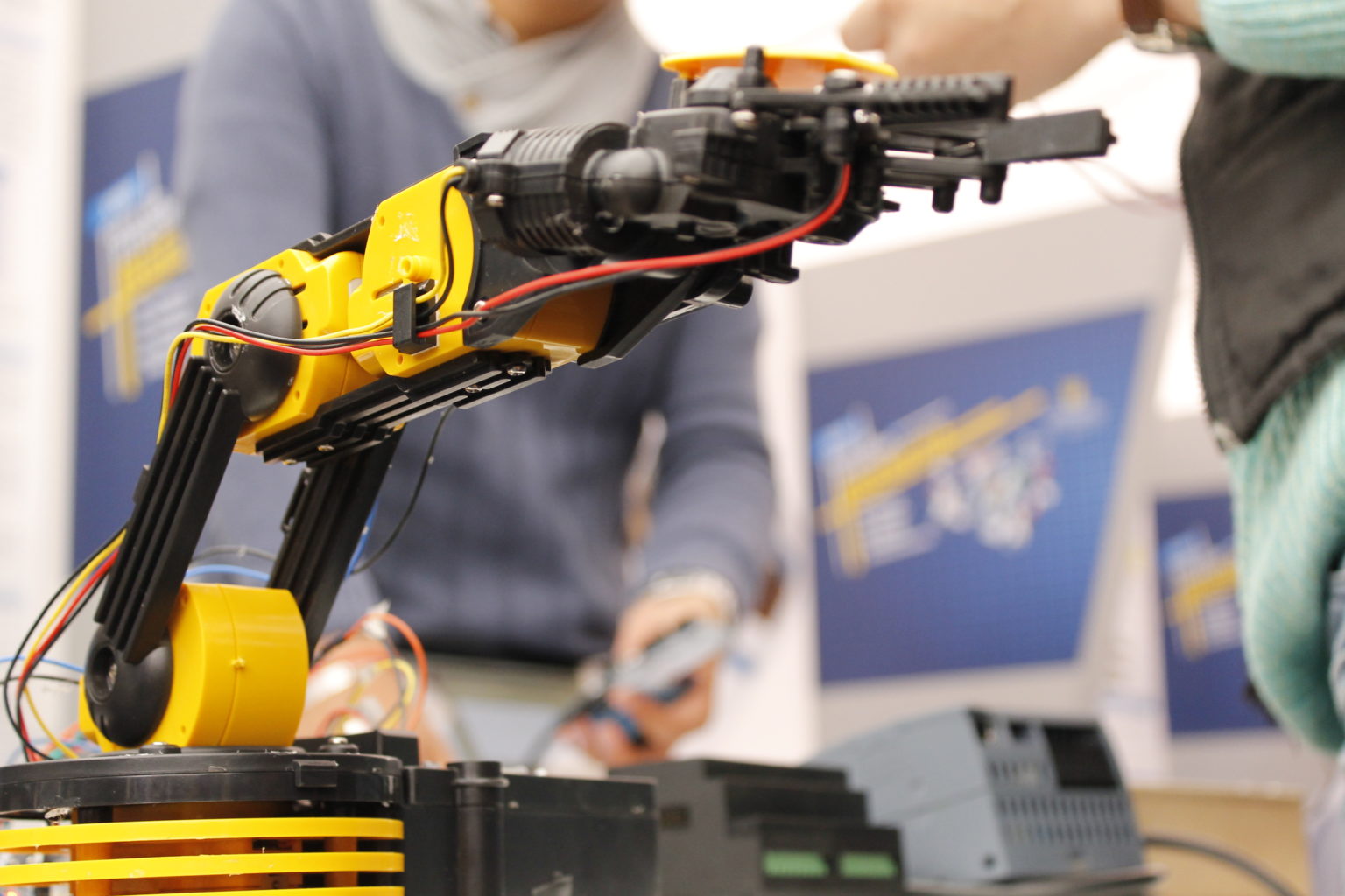 58 PROYECTOS SE PRESENTARON EN LA XXIV FERIA DE PROYECTOS DE INGENIERÍA ...